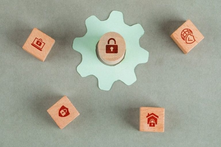What is E-Safety - Khan Education